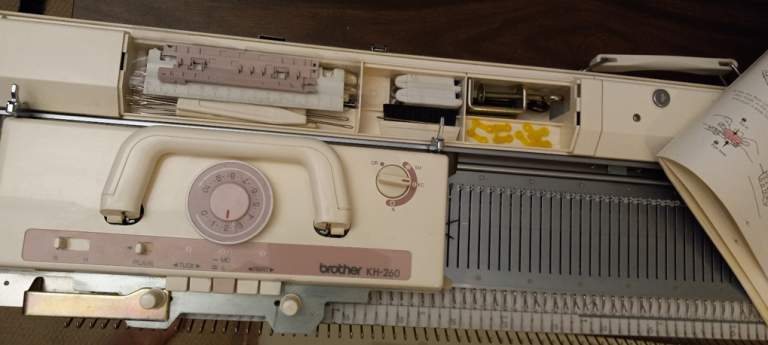 Brother KH260 bulky knitting machine – Knitting Machine Encyclopedia
