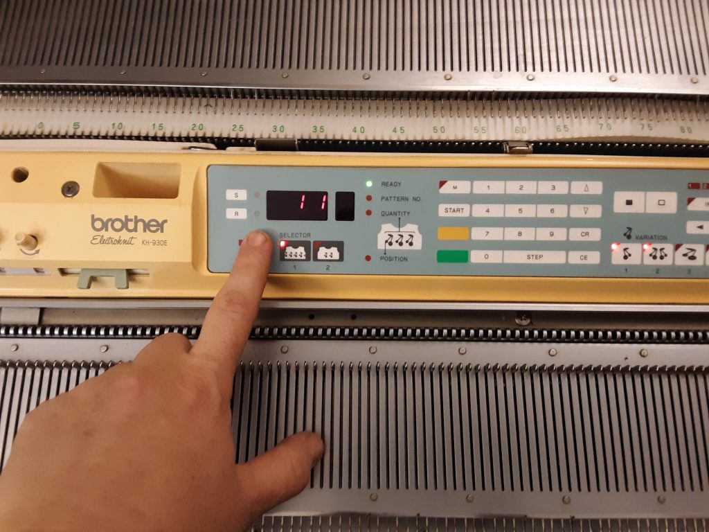 Brother KH930 electronic knitting machine – Knitting Machine Encyclopedia