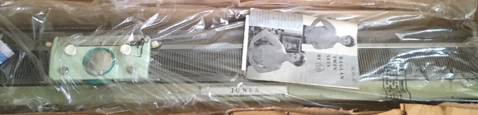 Jones KR551 ribber – Knitting Machine Encyclopedia