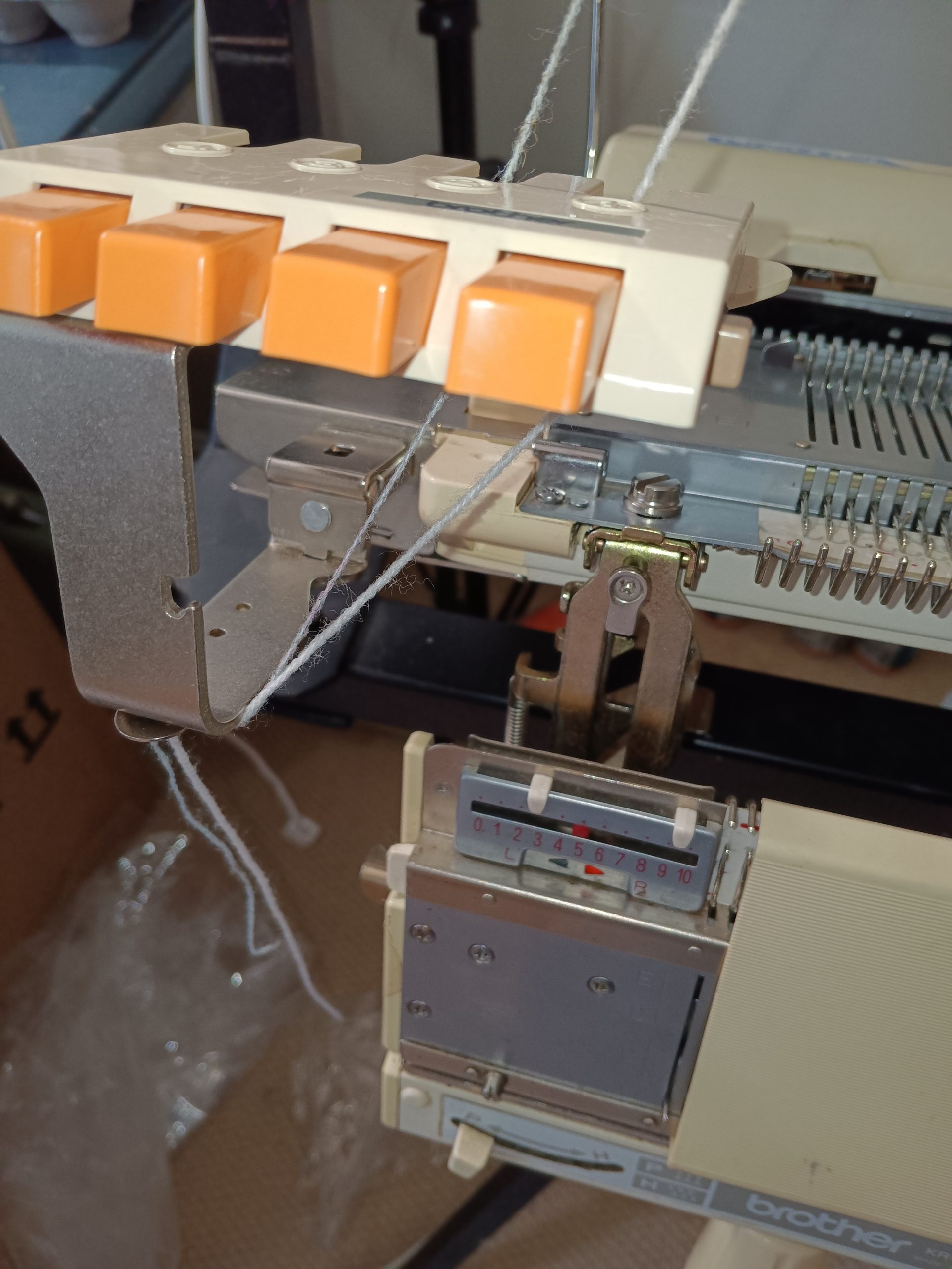 Brother KHC-820 color changer – Knitting Machine Encyclopedia