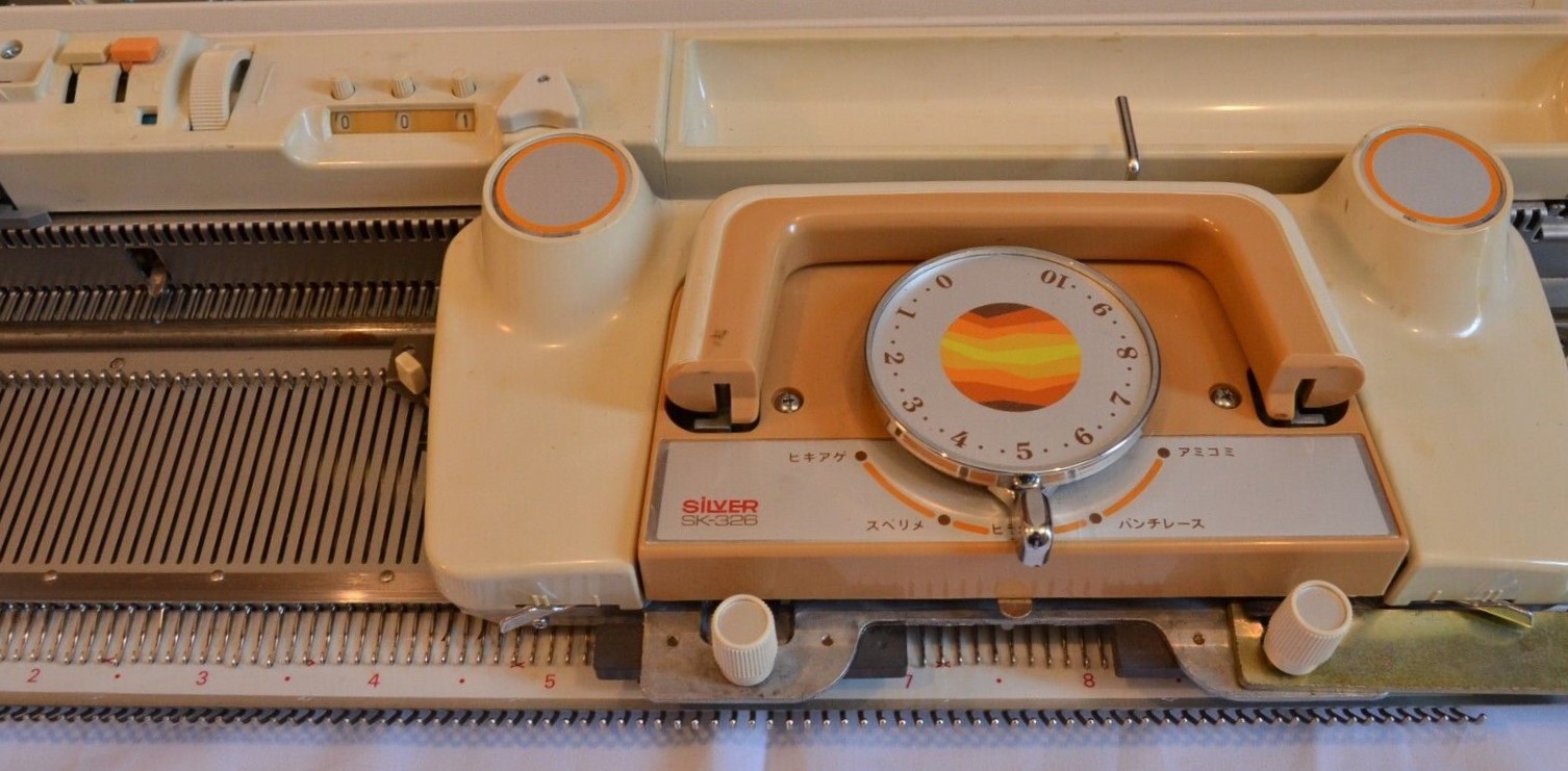 Silver SK-326 knitting machine – Knitting Machine Encyclopedia