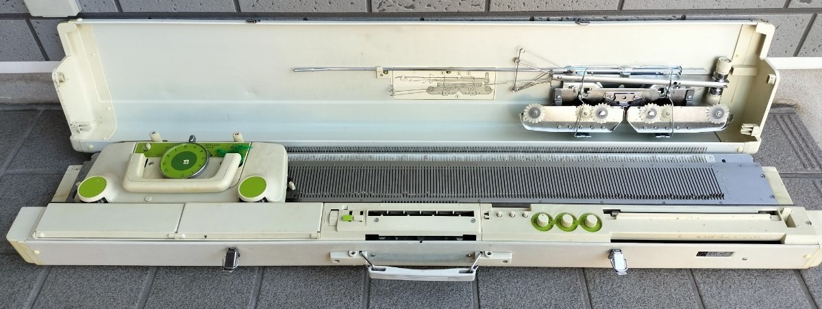Silver SK-328 knitting machine – Knitting Machine Encyclopedia