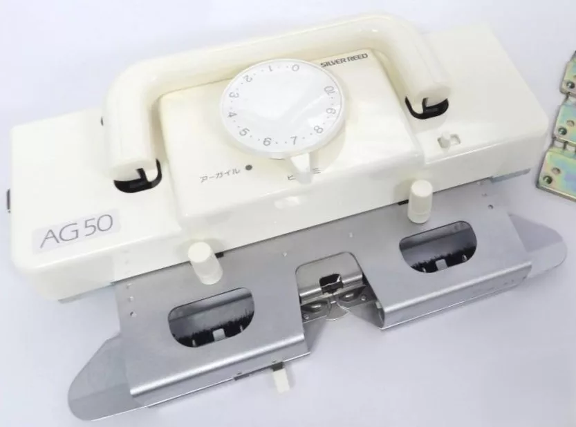 Silver Reed AG50 electronic intarsia carriage – Knitting Machine ...